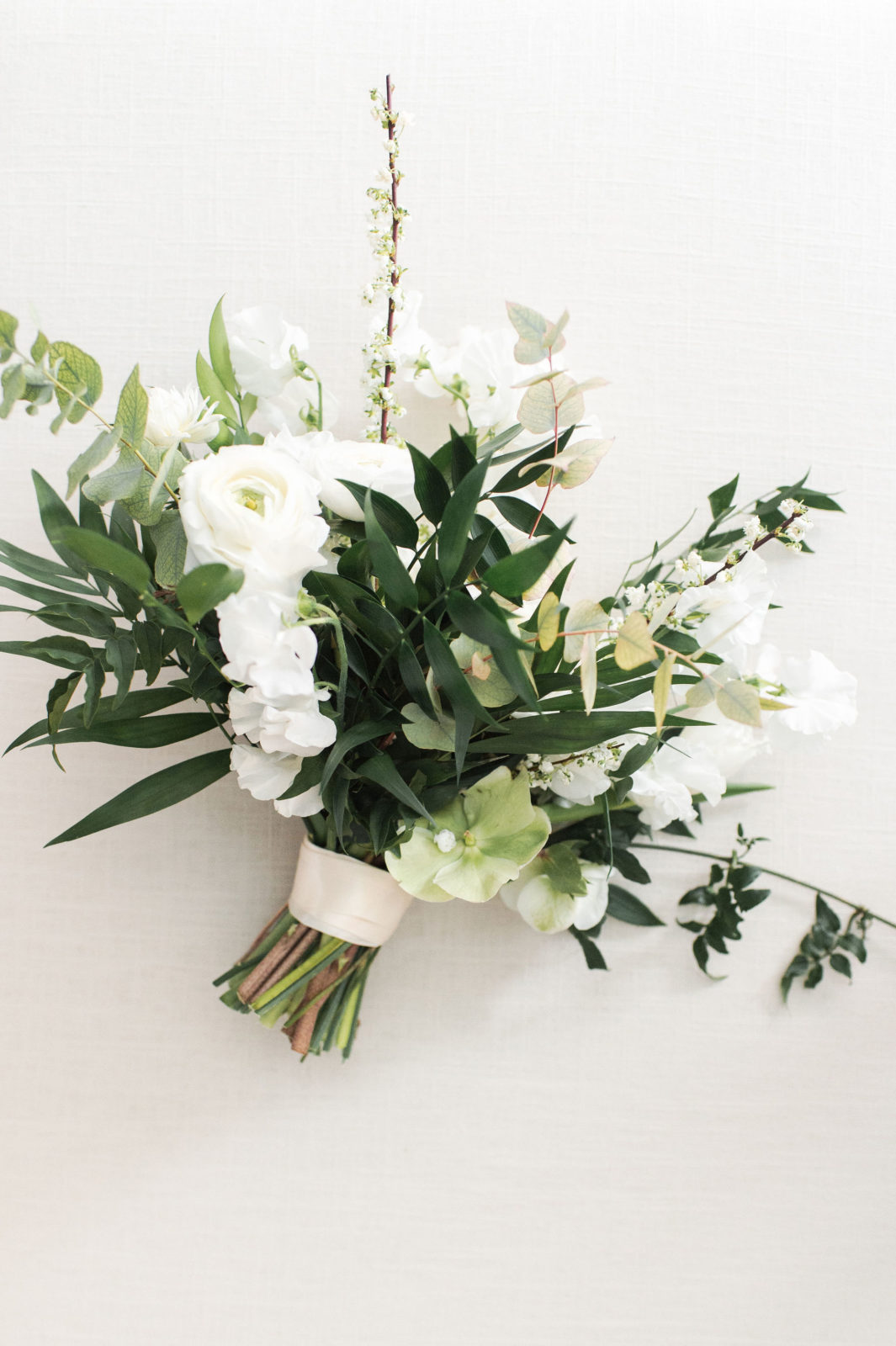 AFH, Epicenter | Modern Botanical Styled Shoot - jcluu.com